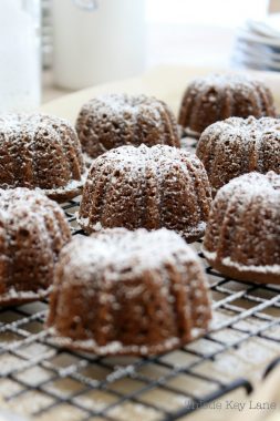 Mini Gingerbread Cake Recipe - Thistle Key Lane