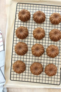 Mini Gingerbread Cake Recipe - Thistle Key Lane