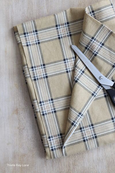 How To Make A Plaid Table Throw - Thistle Key Lane