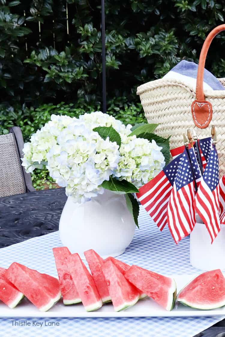 Easy Red White And Blue Patio Styling - Thistle Key Lane