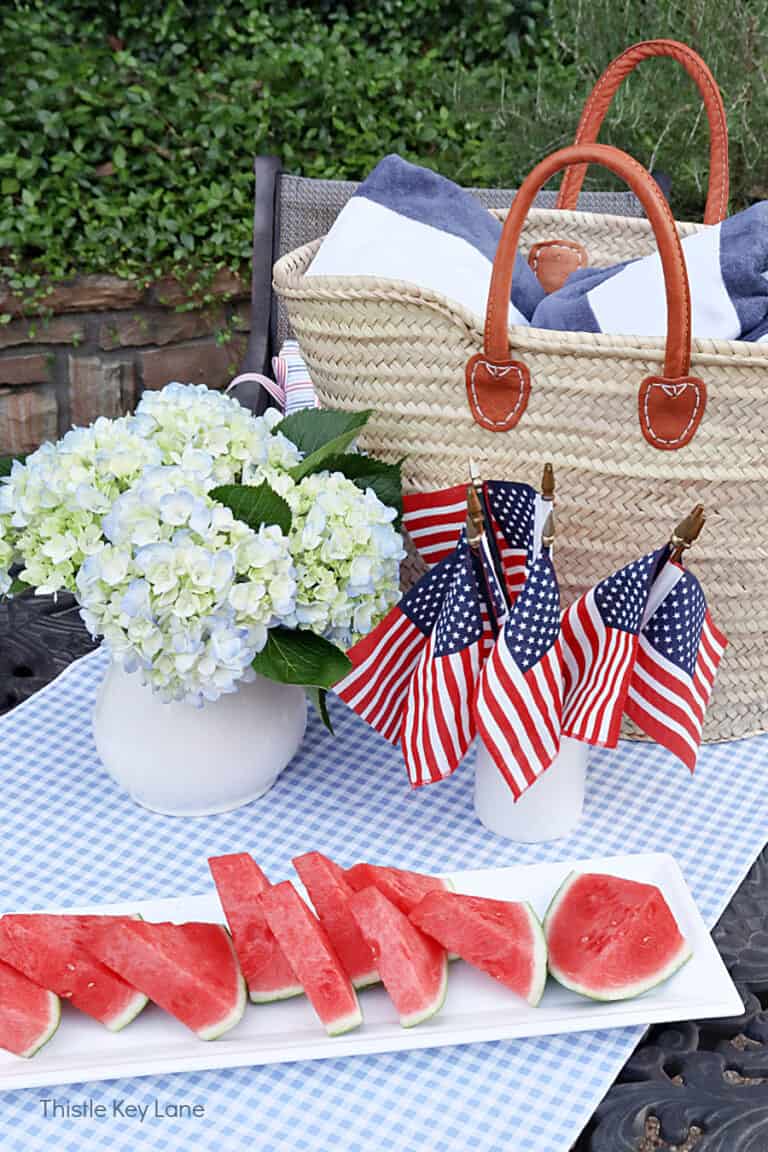 Easy Red White And Blue Patio Styling - Thistle Key Lane