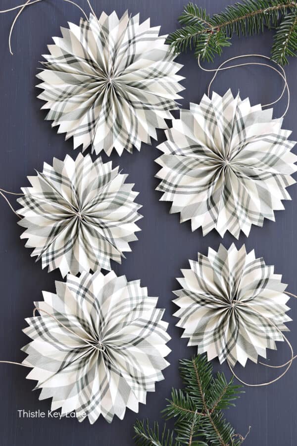 DIY Paper Stars For Christmas - Thistle Key Lane