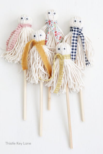 Easy Yarn Ghosts DIY - Thistle Key Lane